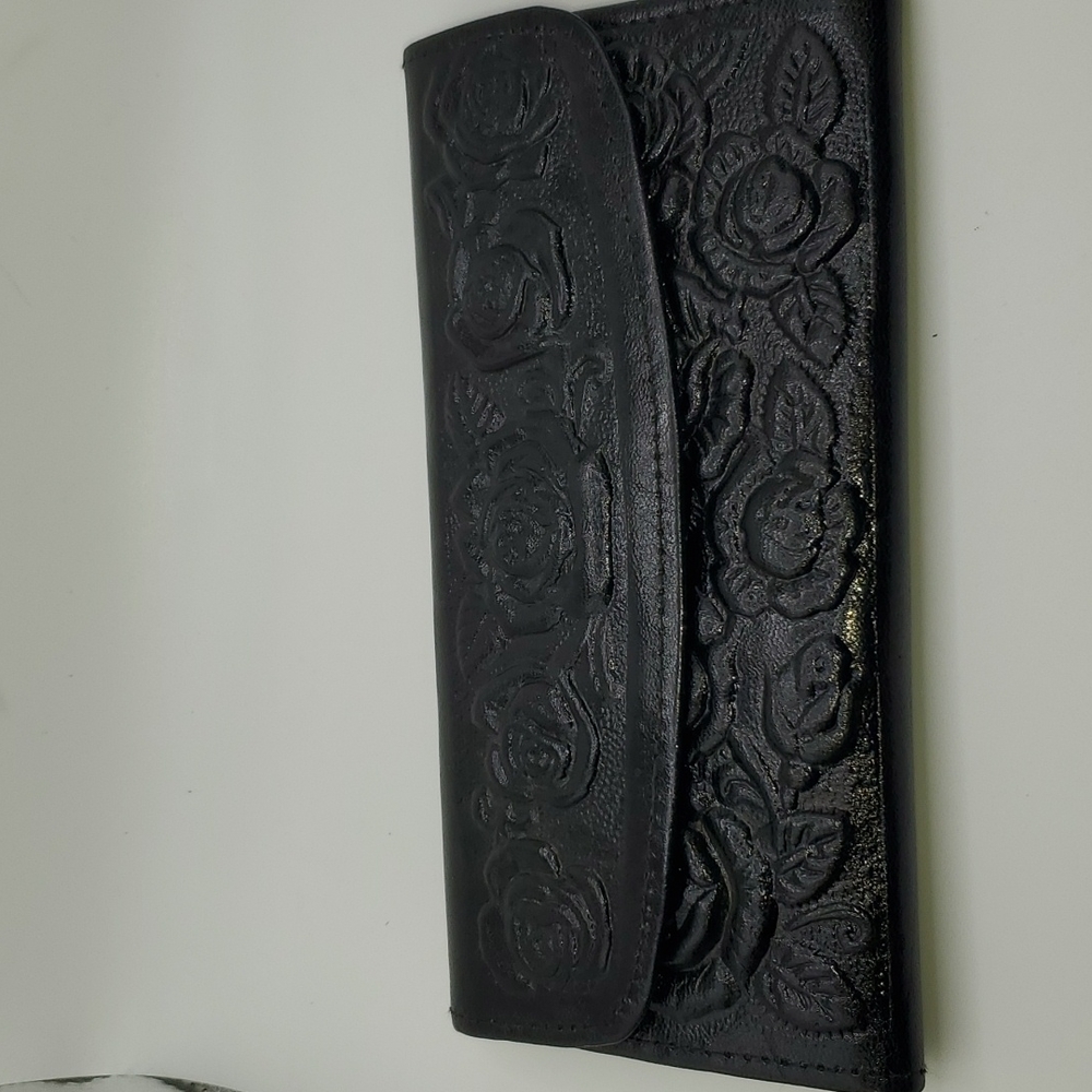 Black Tooled Leather Rose Wallet - Gem